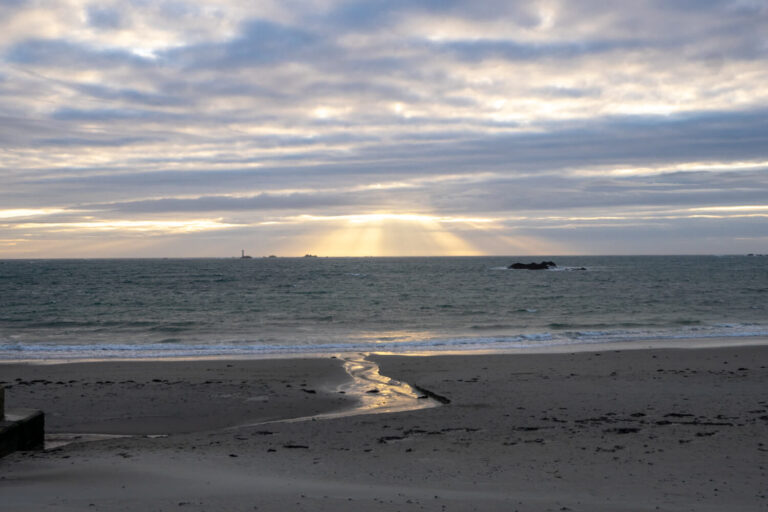 L'Eree Beach, Guernsey - WHAT, WHERE and WHY.. - highlands2hammocks