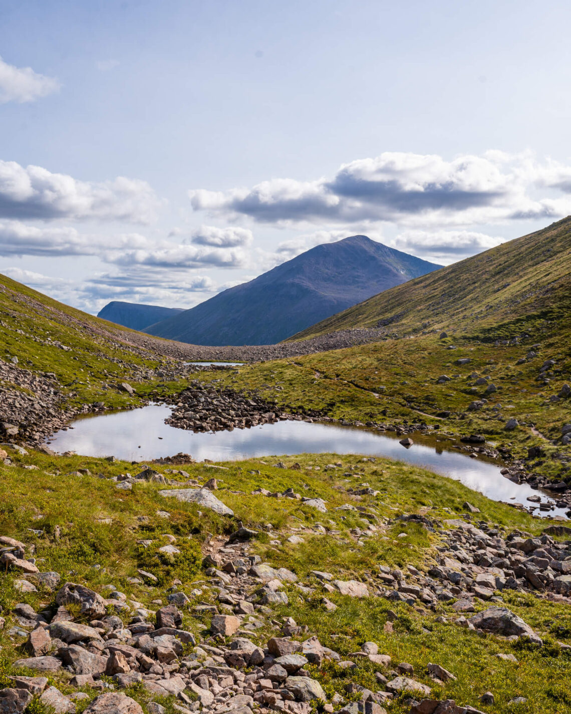 Hiking the Lairig Ghru (Aviemore to Corrour Bothy) - What to Expect ...